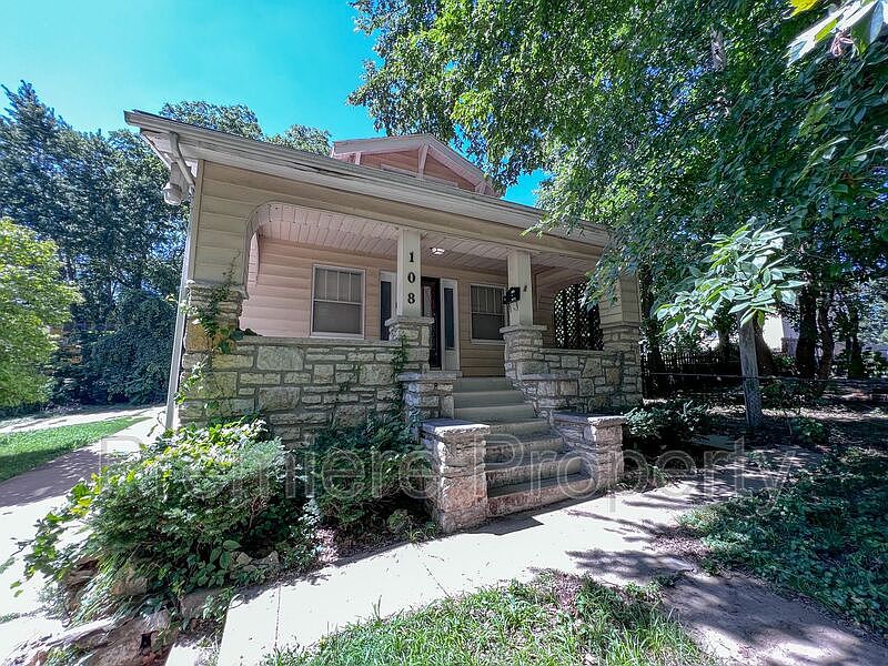 108 Kensington Ave, Kansas City, MO 64123 | Zillow