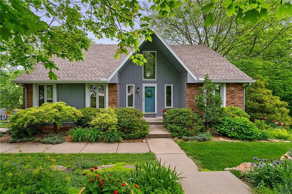 6716 N Montrose Ave, Kansas City, MO 64151 | Zillow