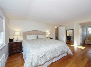 21 Flint Rd, East Rockaway, NY 11518 | Zillow