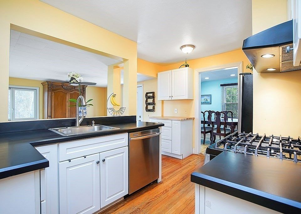 105 Lancaster St, Springfield, MA 01118 | Zillow