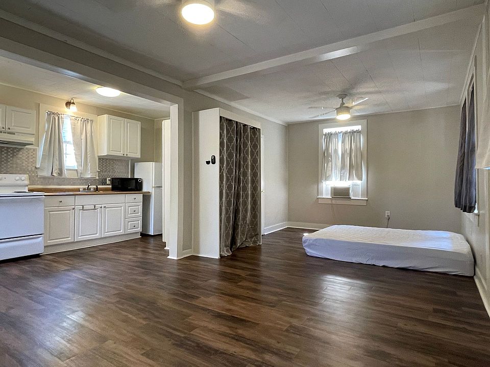 Garden District Studio Apartment Available for Rent - 1938 Oleander St ...