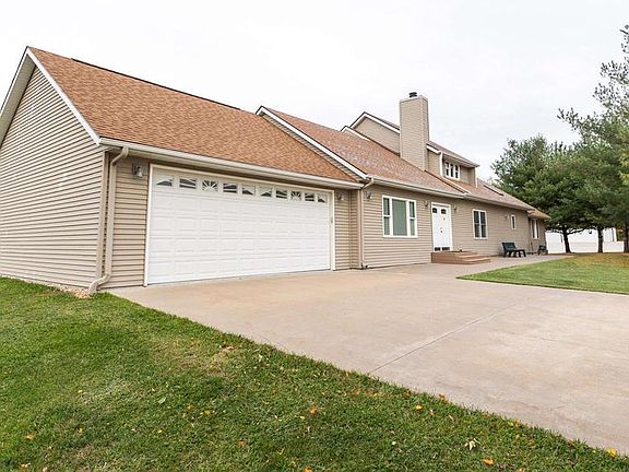 2491 122nd St, Moscow, IA 52760 | MLS #6312904 | Zillow