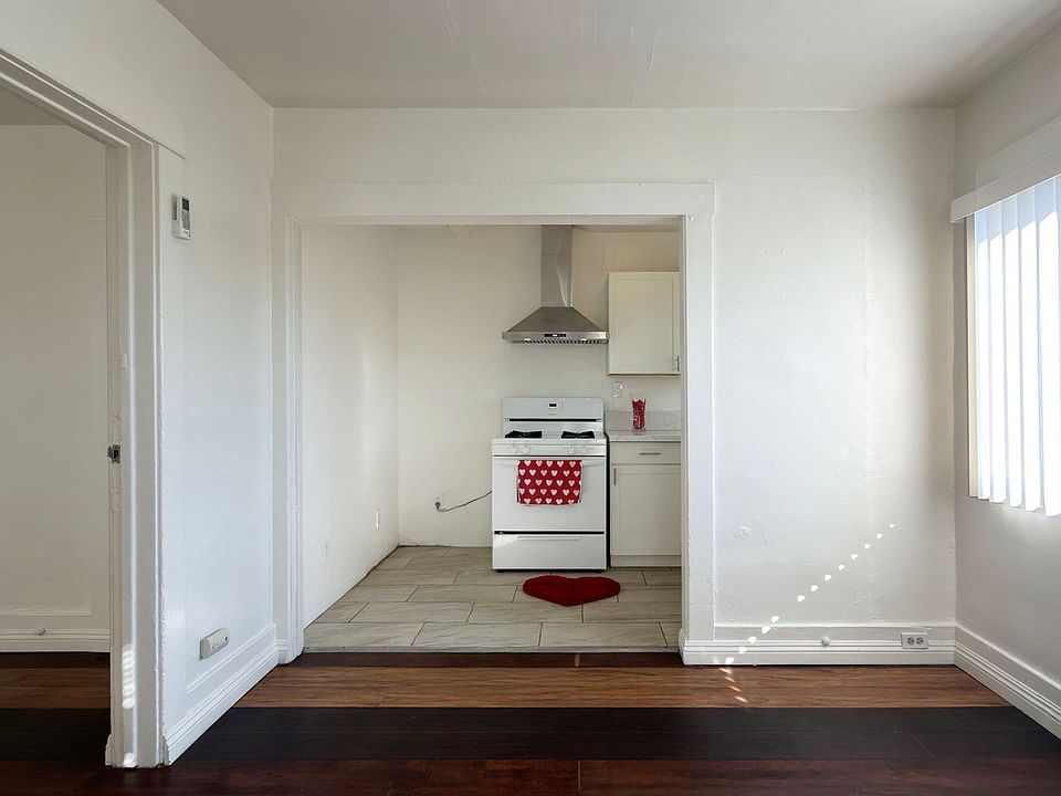 LB2253 Linden Ave - 2253 Linden Ave Long Beach CA | Zillow