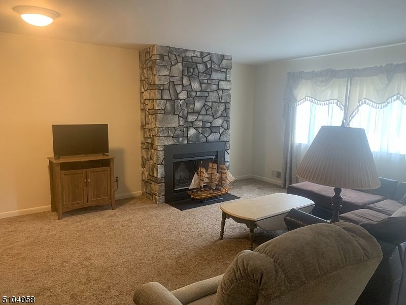 94 Falcon Ridge Way UNIT 94, Hamburg, NJ 07419 | Zillow