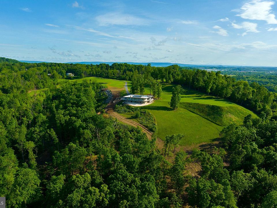 1225 W Leesport Rd, Leesport, PA 19533 | MLS #PABK2029770 | Zillow