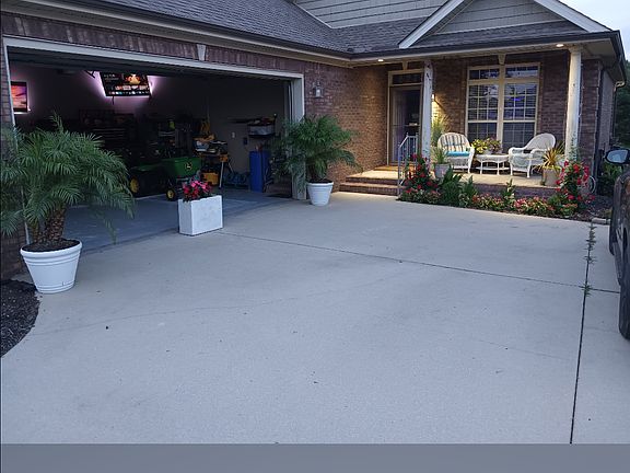 627 Summit Lakes Dr, Athens, AL 35613 | Zillow