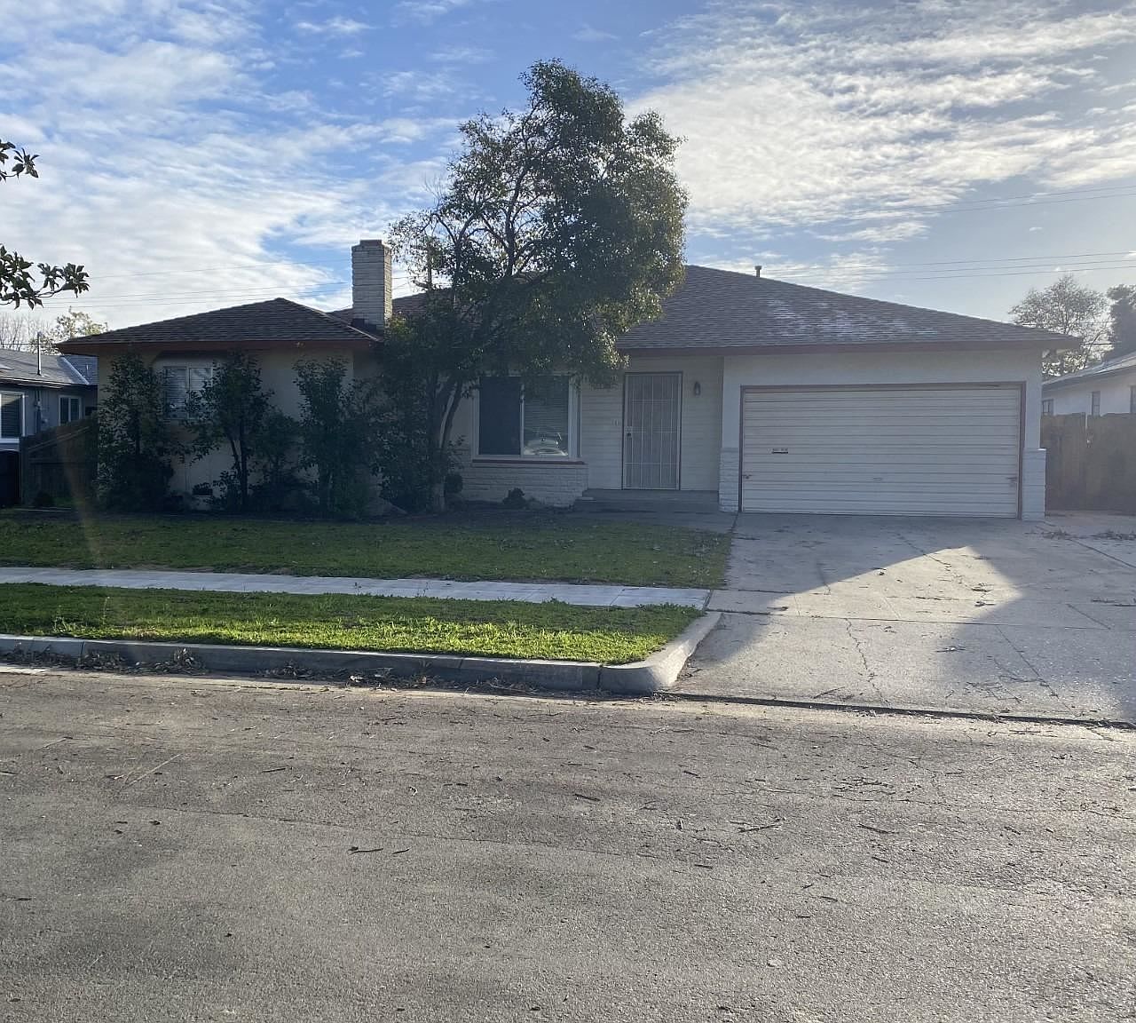 4364 N 4th St, Fresno, CA 93726 | Zillow