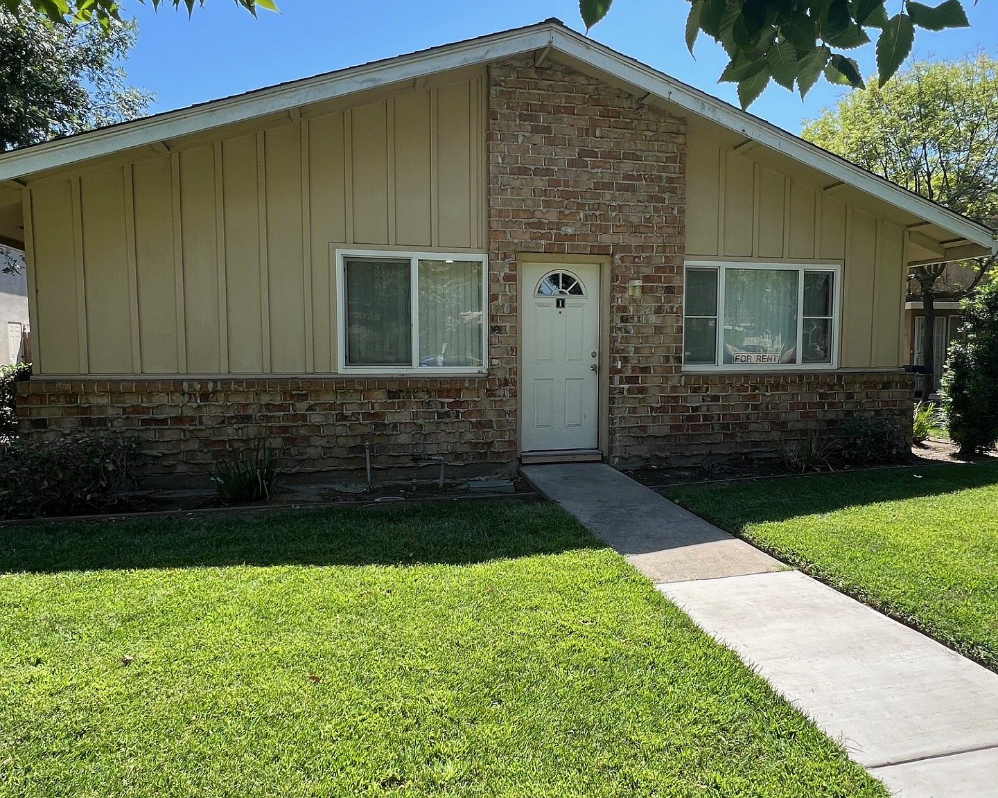 2140 Chrysler Dr APT 1, Modesto, CA 95350 | Zillow