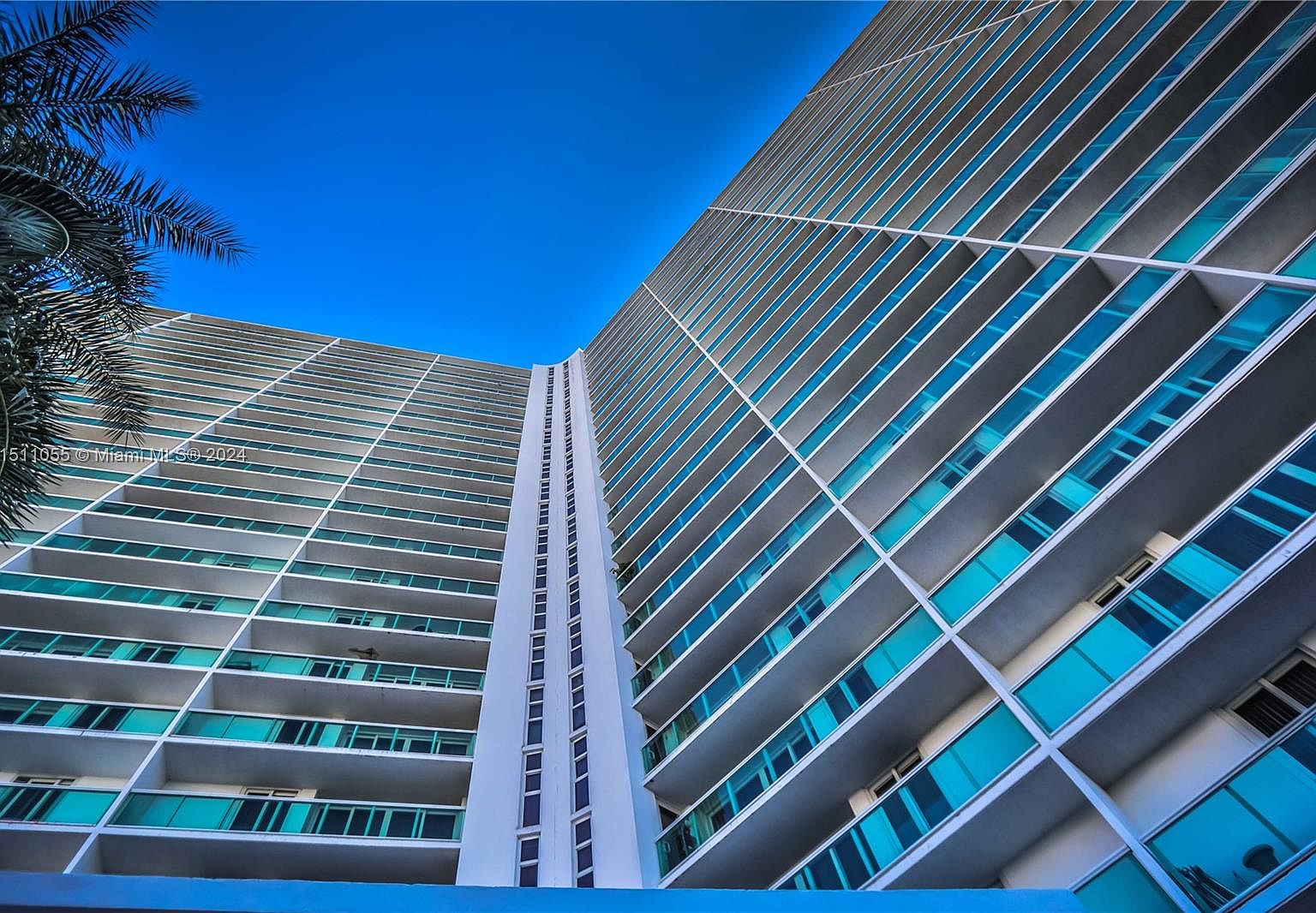 100 Bayview Dr APT 424, Sunny Isles Beach, FL 33160 | MLS #A11511055 ...