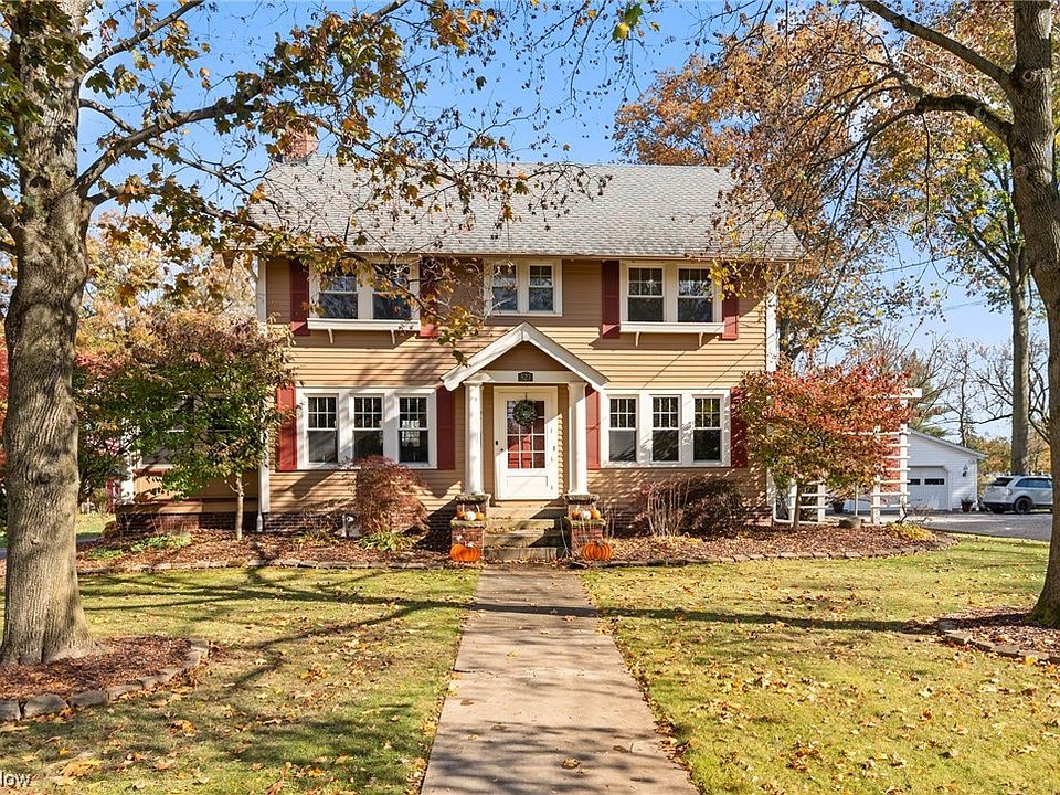 523 S Main St, Wellington, OH 44090 | Zillow