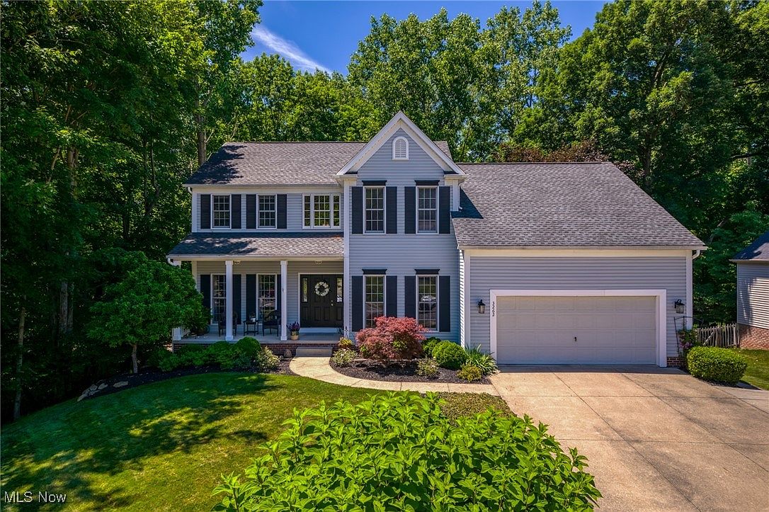 3262 Crown Pointe Dr, Stow, OH 44224 | Zillow