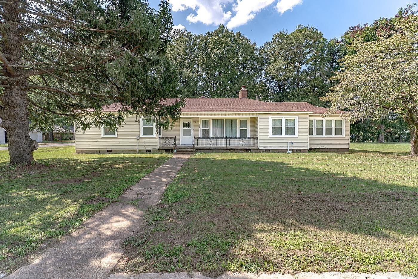 609 S Main St, Leachville, AR 72438 | Zillow