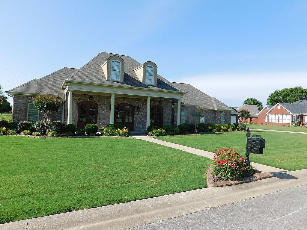 125 Plantation Springs Dr, Florence, AL 35630 | Zillow
