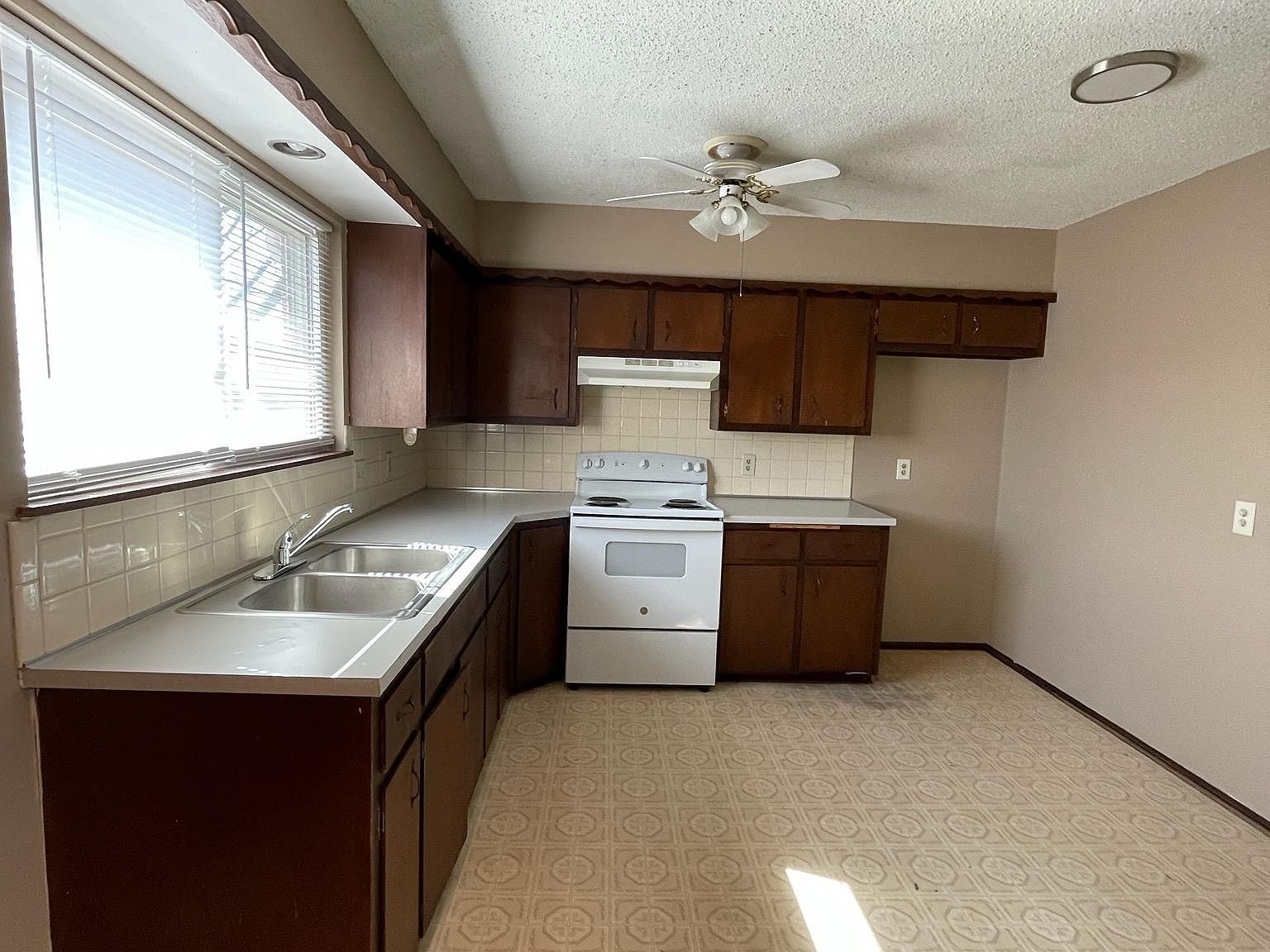 1967 S Martinson St, Wichita, KS 67213 | Zillow