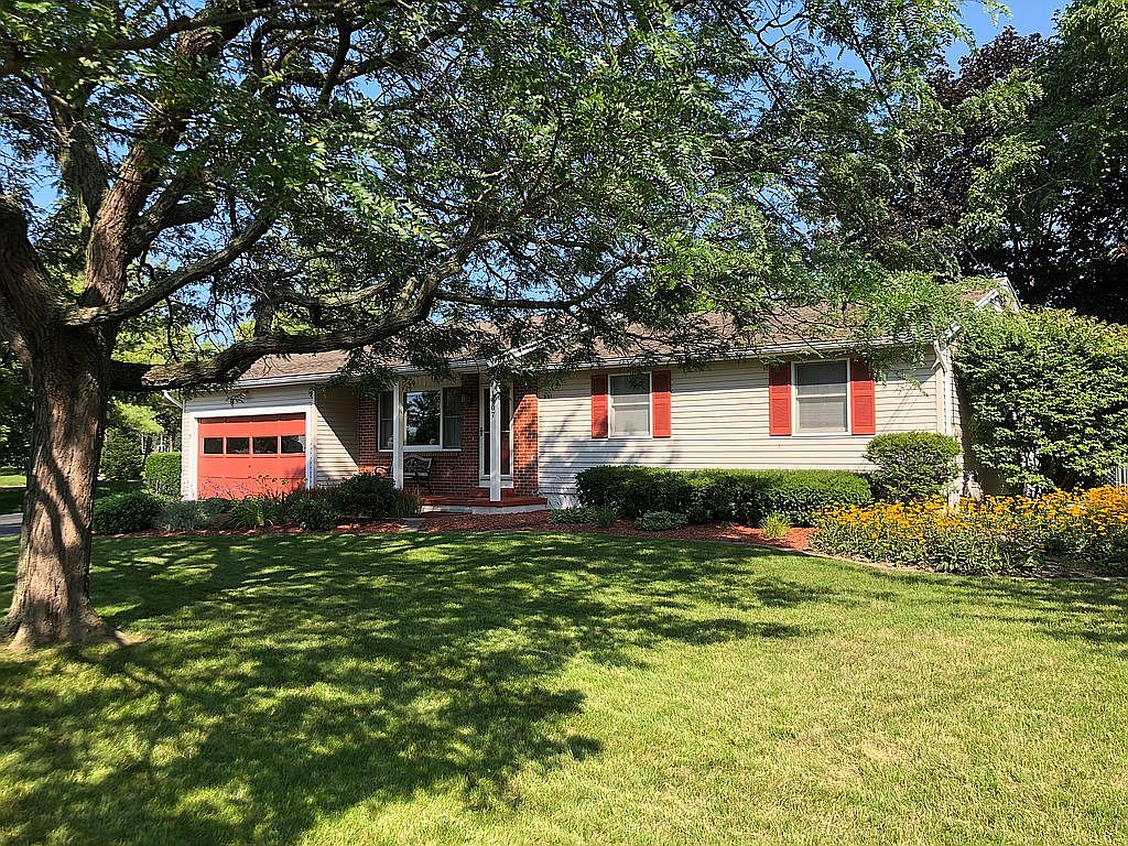 1407 Stone Rd, Rochester, NY 14615 | Zillow