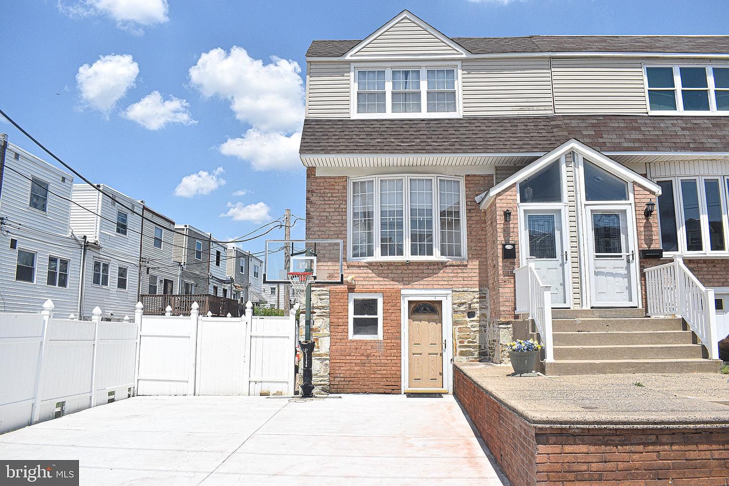 10950 Modena Dr, Philadelphia, PA 19154 | Zillow