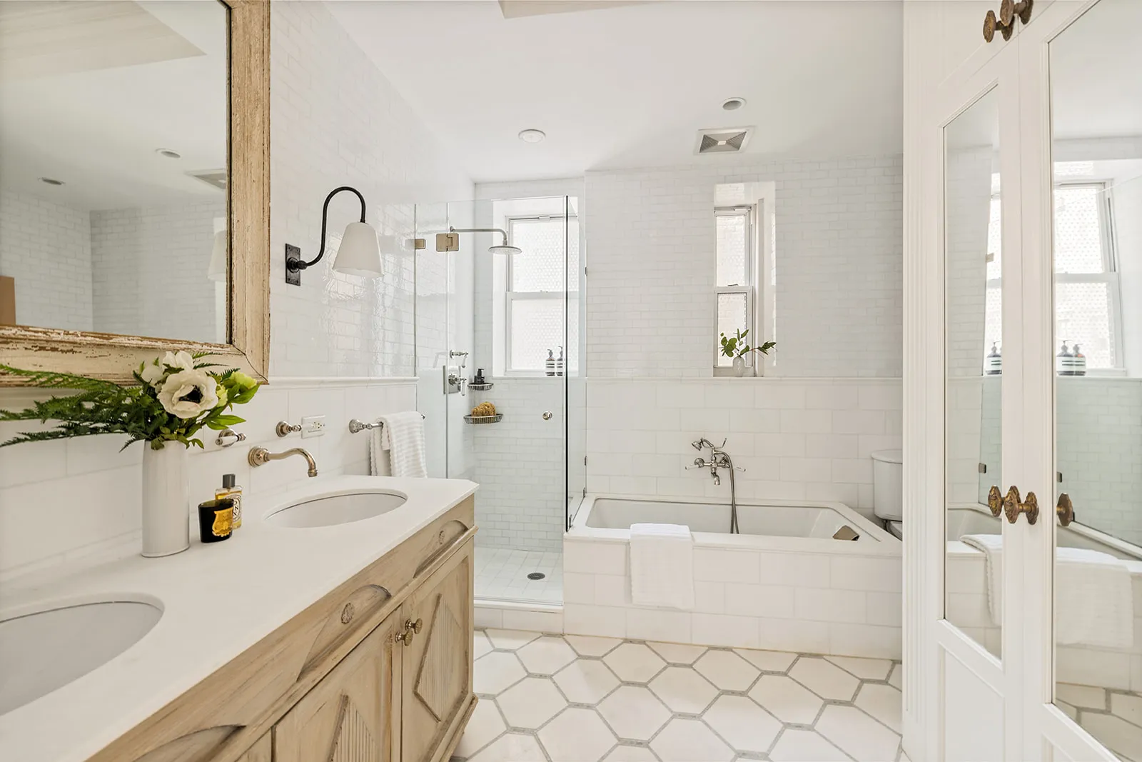 27 East 95th Street #2W in Carnegie Hill, Manhattan | StreetEasy