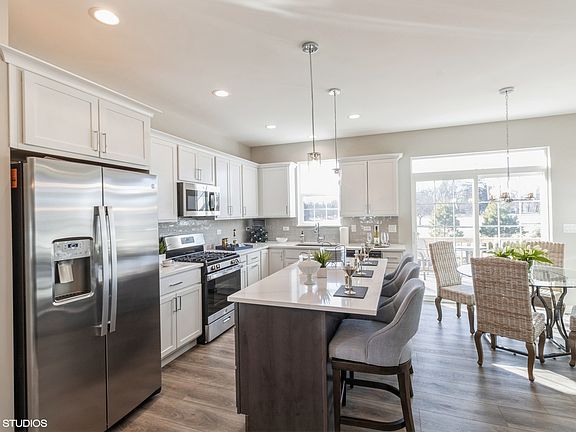 572 Madison Ln, Elgin, IL 60123 | Zillow