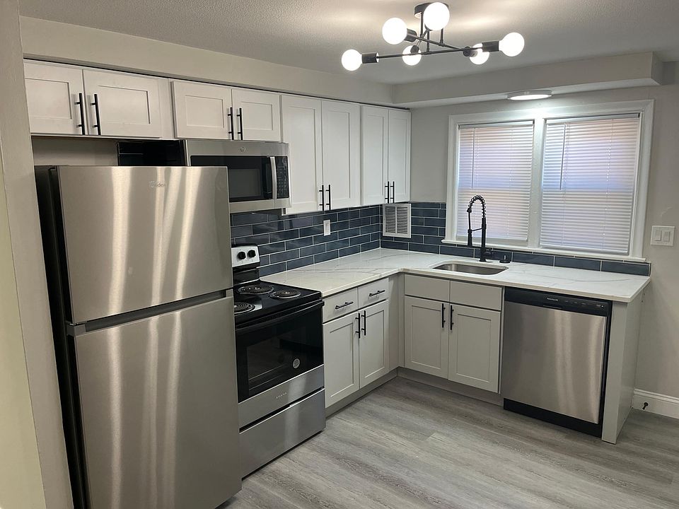 332 Park Ave East Hartford CT | Zillow