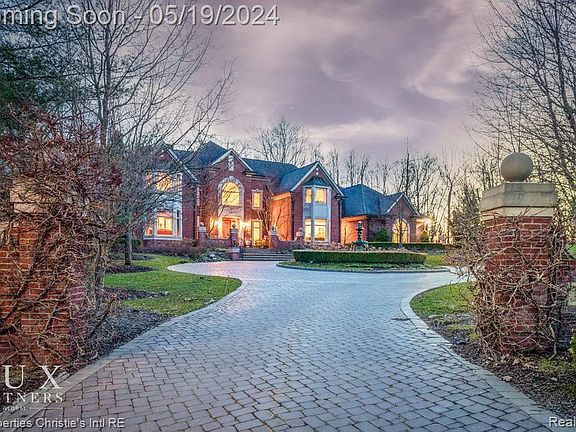 5566 Orchard Ridge Dr, Rochester, MI 48306 | MLS #20240022735 | Zillow