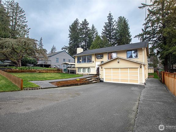 2518 NE 135th Street, Seattle, WA 98125 | Zillow