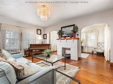 305 Dudding Ave, Hurricane, WV 25526 | Zillow