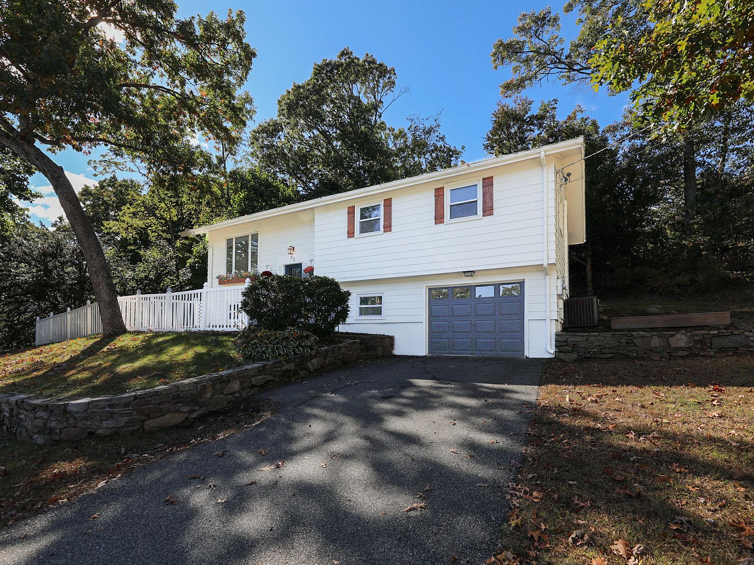 73 Canonicus Trl, East Greenwich, RI 02818 | Zillow
