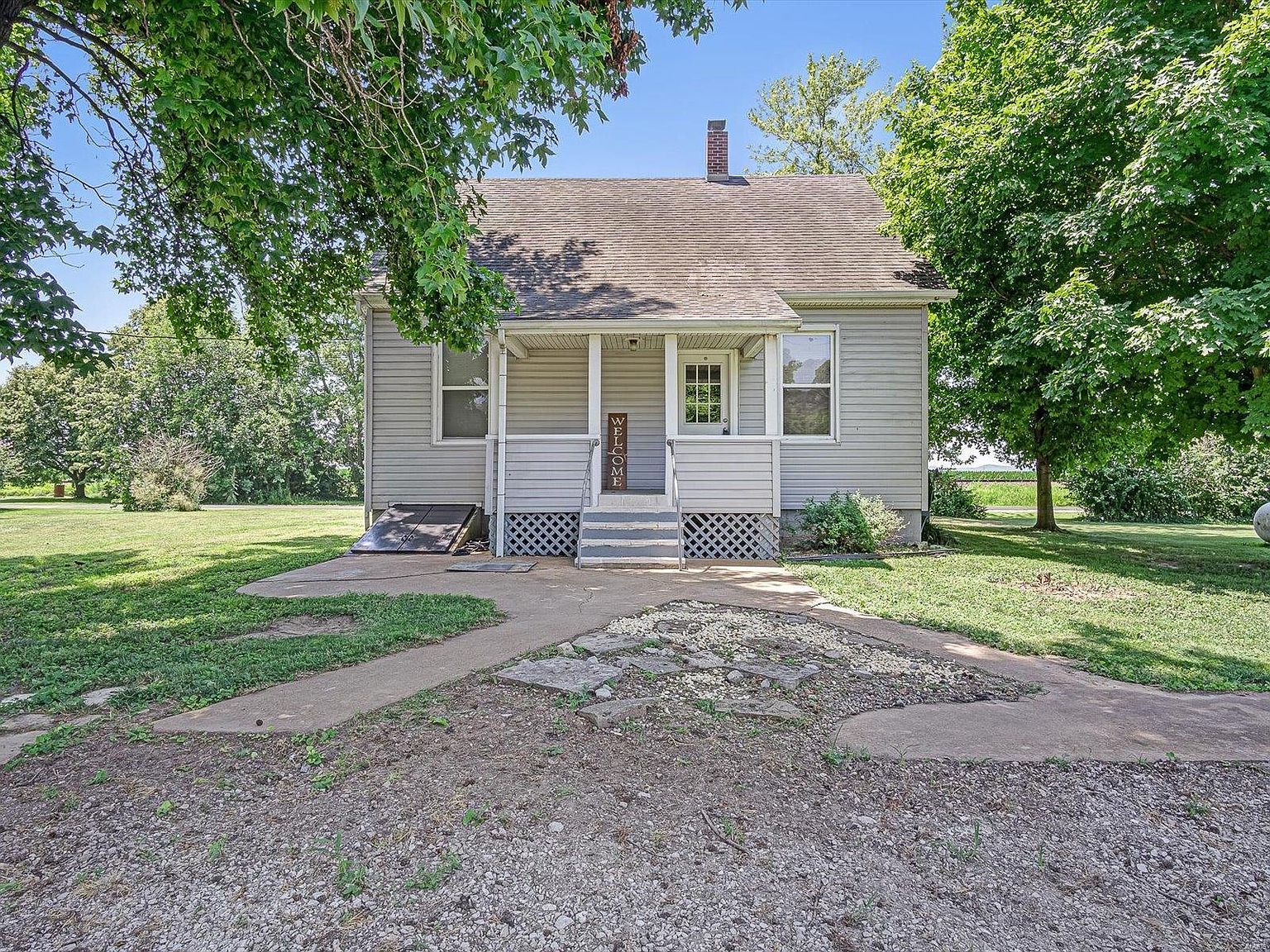 242 Main St, Fults, IL 62244 | Zillow