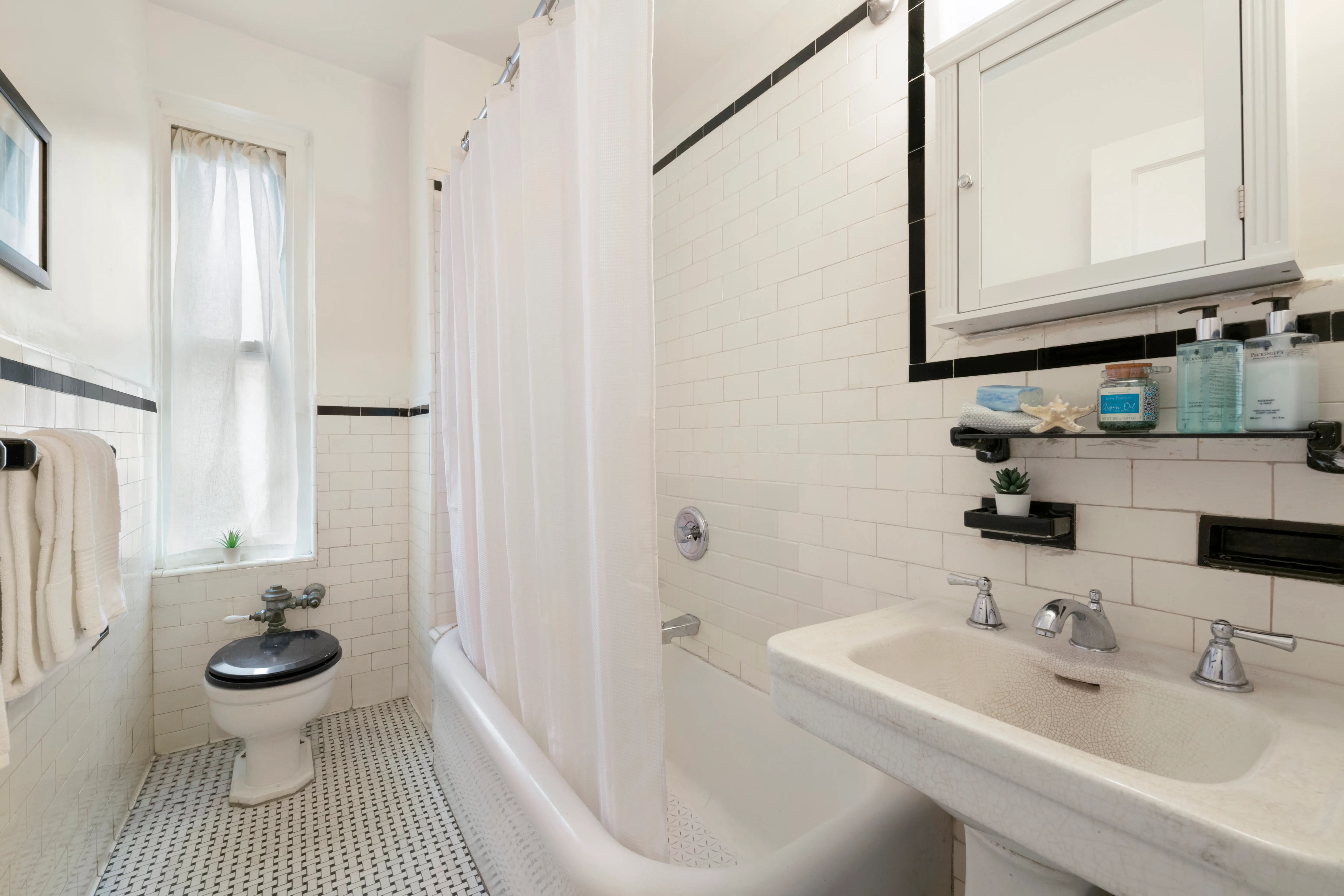 110 Riverside Drive #1D in Upper West Side, Manhattan | StreetEasy