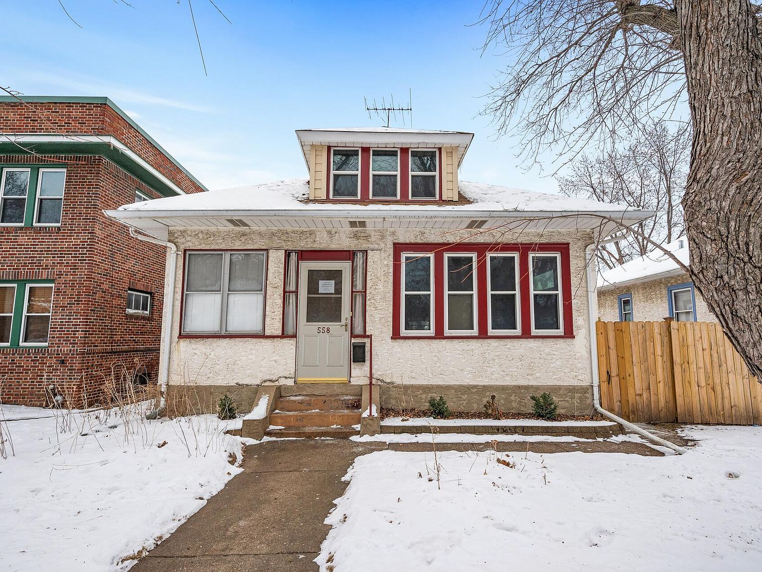 558 Lexington Pkwy N Saint Paul Mn 55104 Zillow