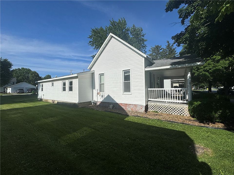 329 E Main St, Moweaqua, IL 62550 | Zillow