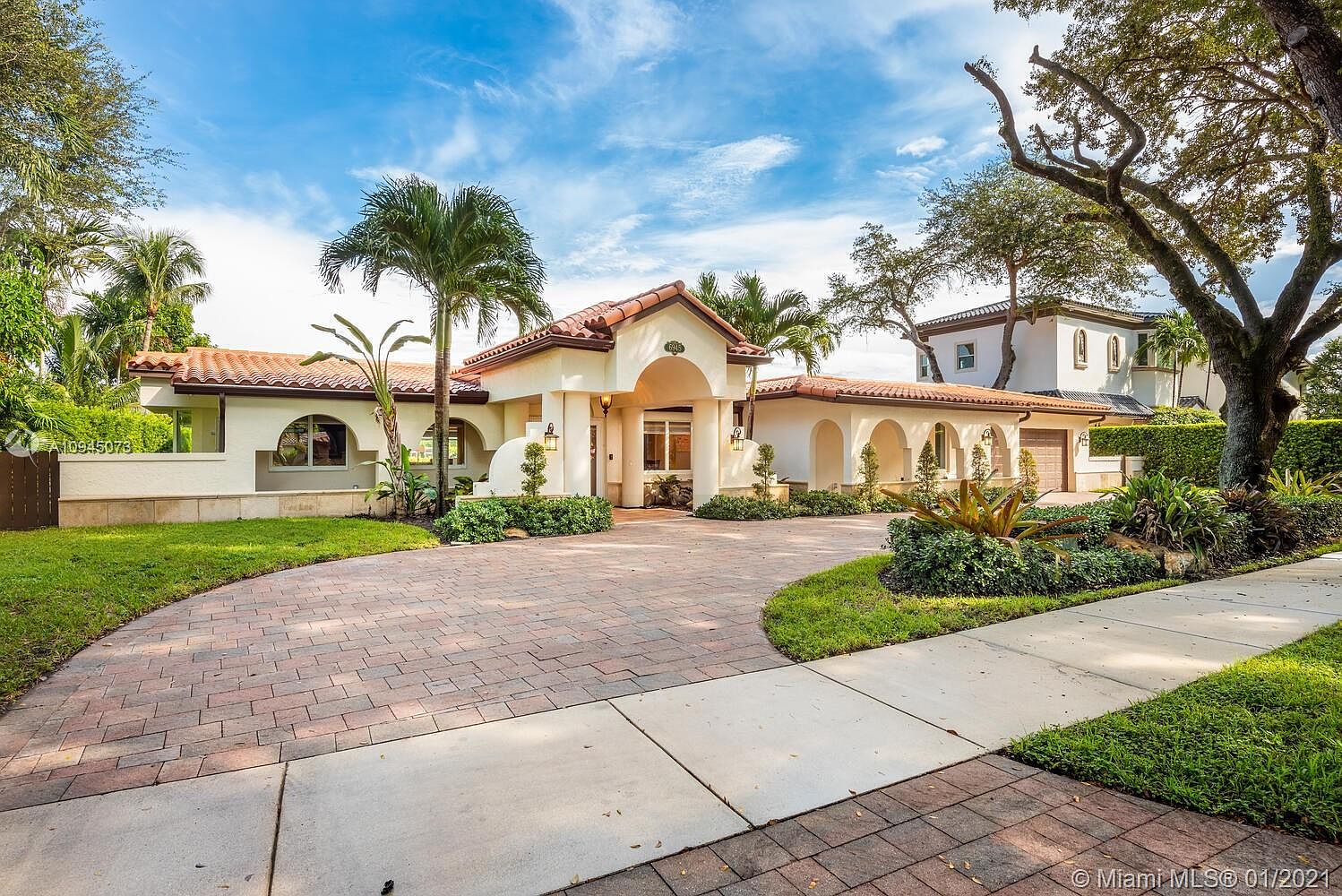 6945 Gleneagle Dr, Miami Lakes, FL 33014 | Zillow