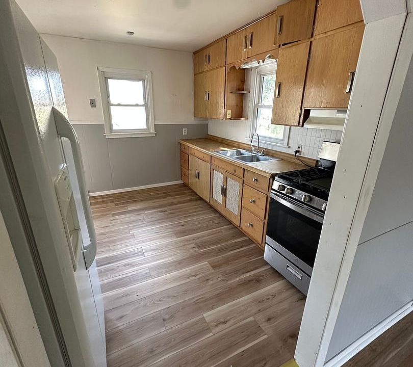 721 10th Ave, Gilbertville, IA 50634 | Zillow