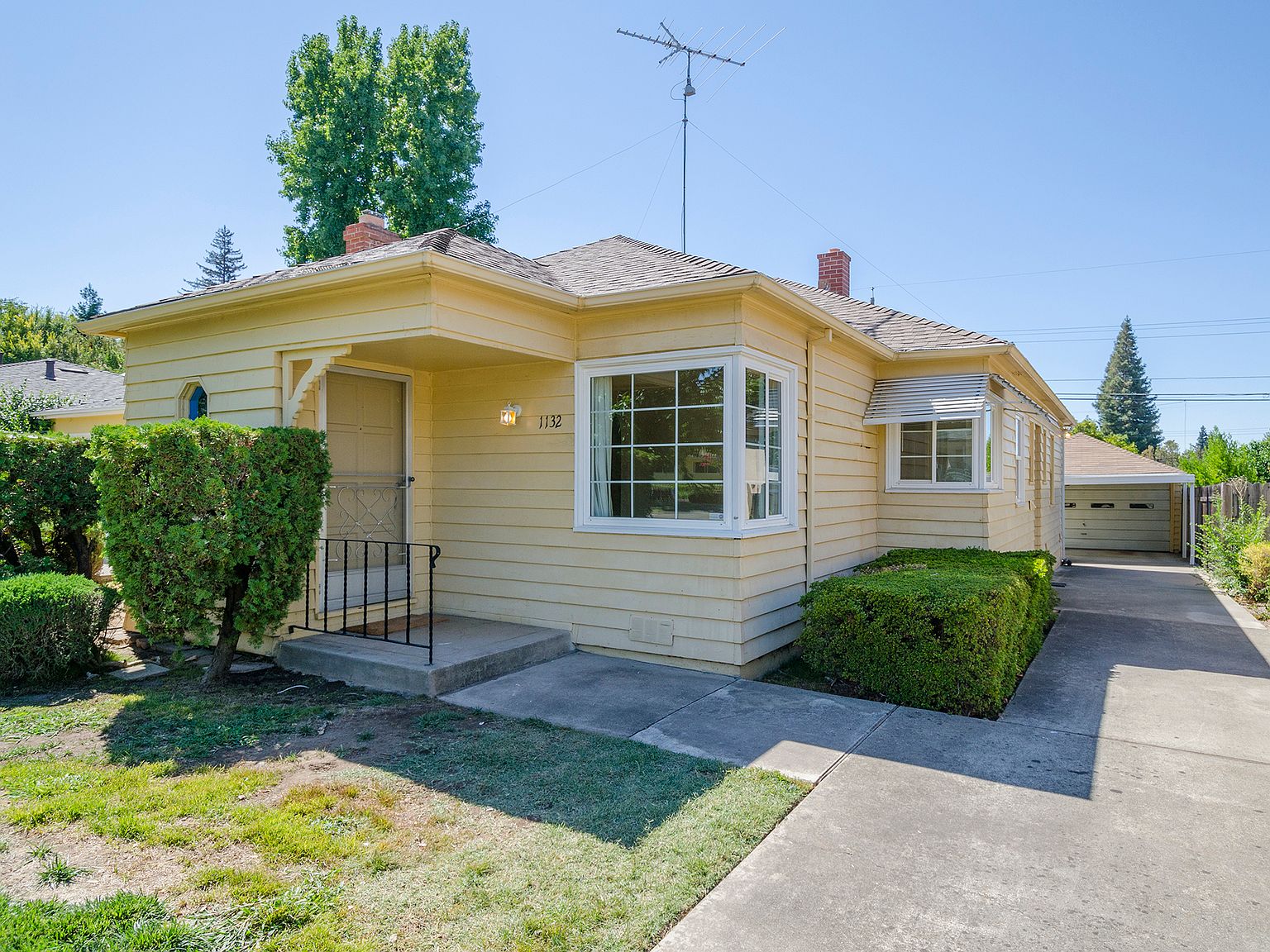 1132 55th St, Sacramento, CA 95819 | Zillow