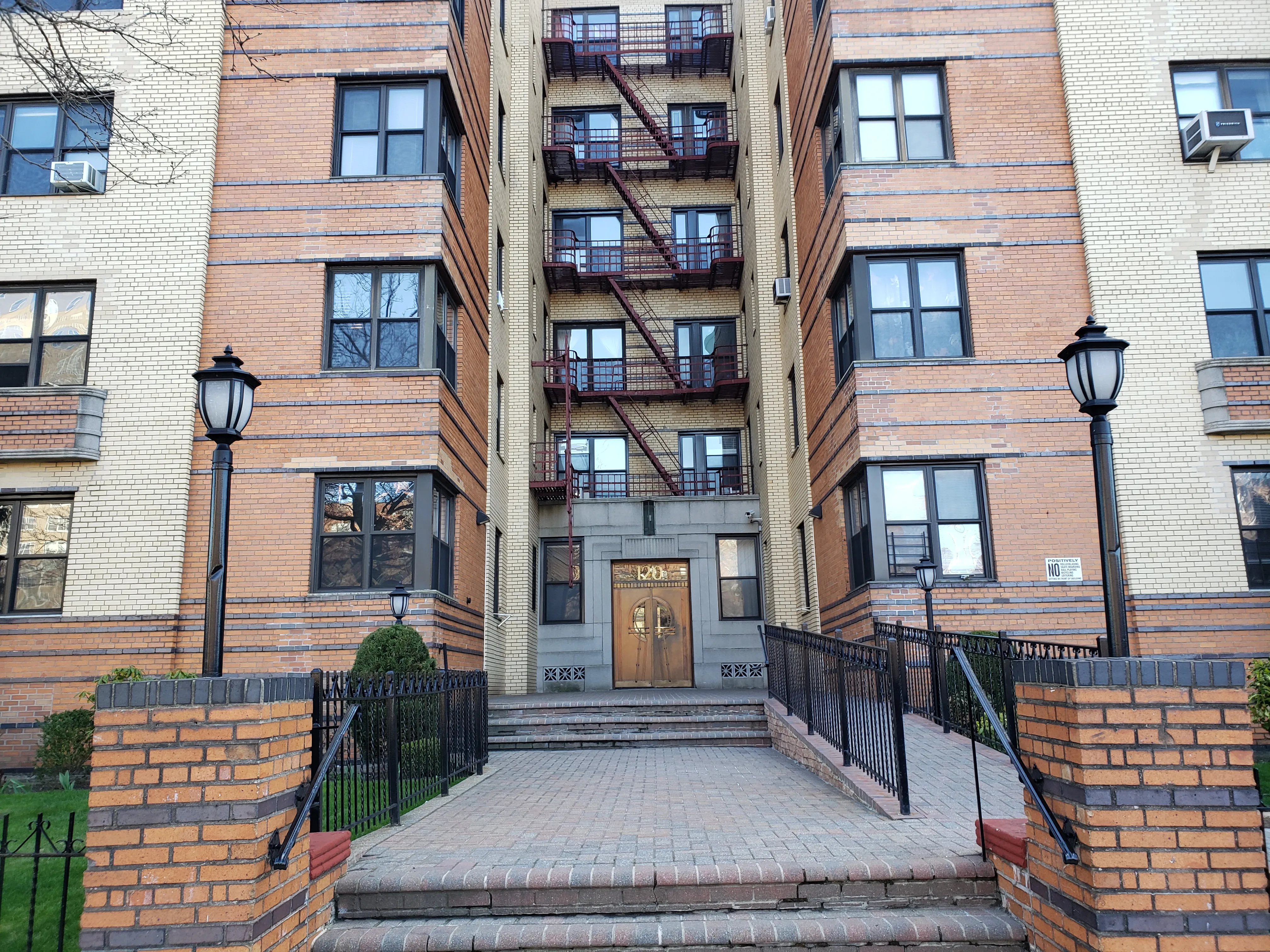 100 Ocean Parkway #4E in Windsor Terrace, Brooklyn | StreetEasy