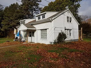 9 Library Ln Gales Ferry CT | Zillow