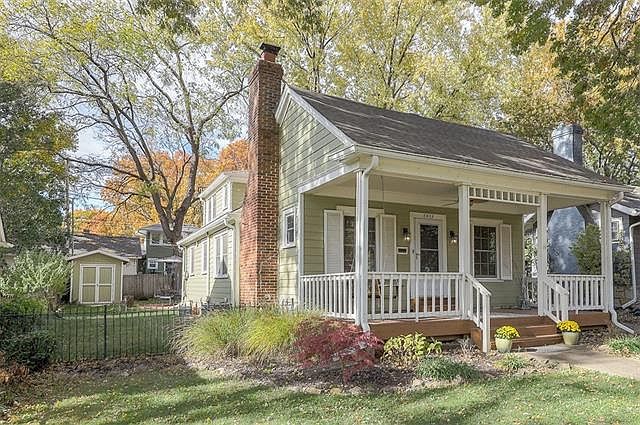 6432 Morningside Dr, Kansas City, MO 64113 | Zillow