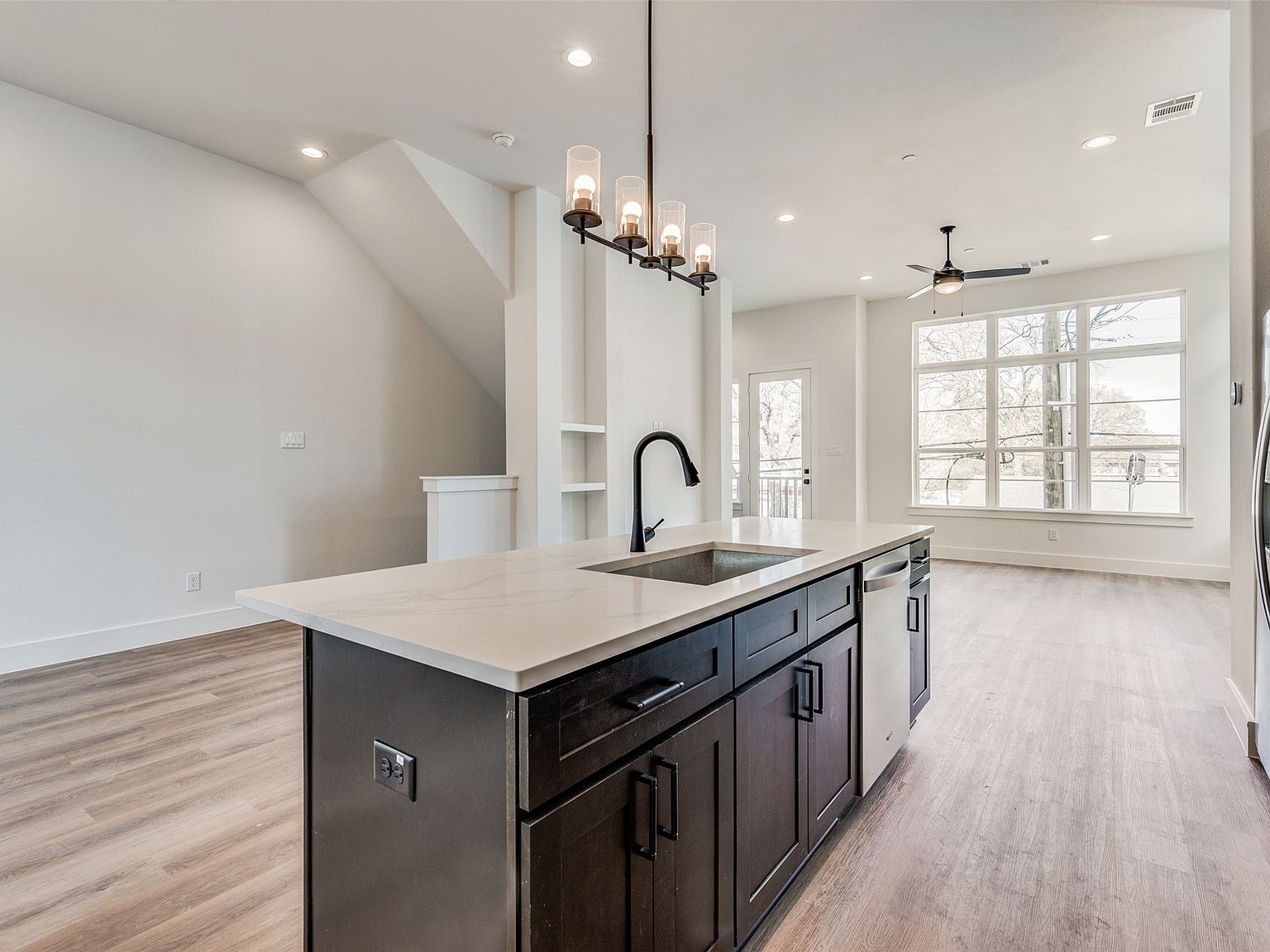 13325 Bee St #304, Farmers Branch, TX 75234 | MLS #20815669 | Zillow