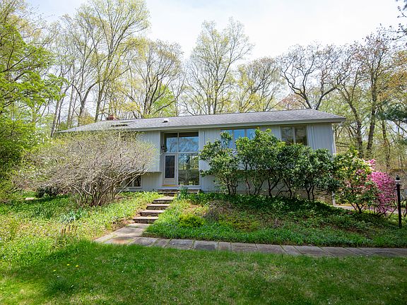 102 Colonial Road, Guilford, CT 06437 | MLS #24093515 | Zillow