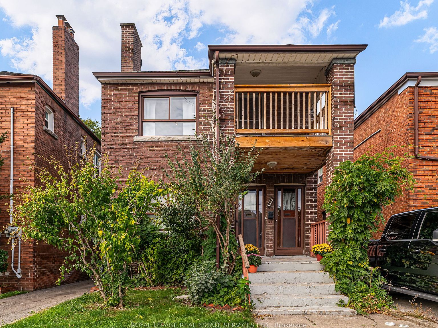 492 Jane St, Toronto, ON M6S 4A2 | MLS #W12466762 | Zillow