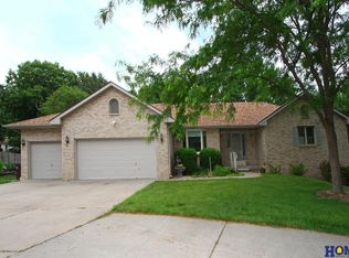931 S 88th St, Lincoln, NE 68510 | MLS #22414452 | Zillow