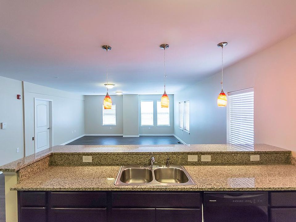 632 Dr Martin Luther King Jr St #211, Indianapolis, IN 46202 | Zillow