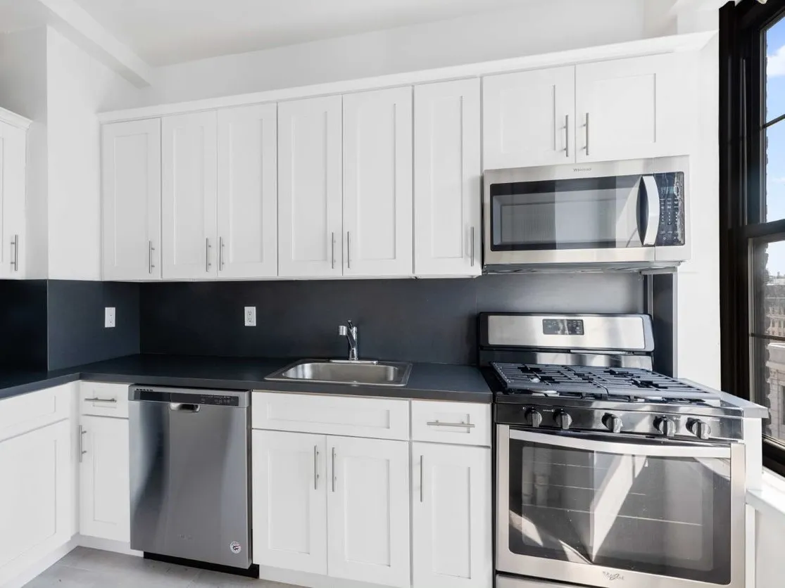 1 University Place in Greenwich Village : Sales, Rentals, Floorplans ...
