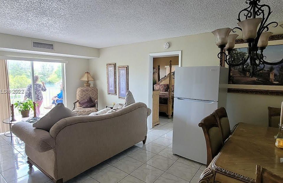 Saga Bay Gardens Condominiums - Miami, FL | Zillow