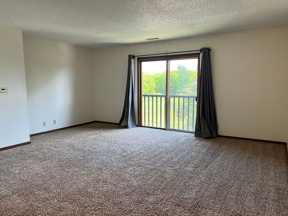 12-Plex by High School - 608 N 28th St Fort Dodge IA | Zillow