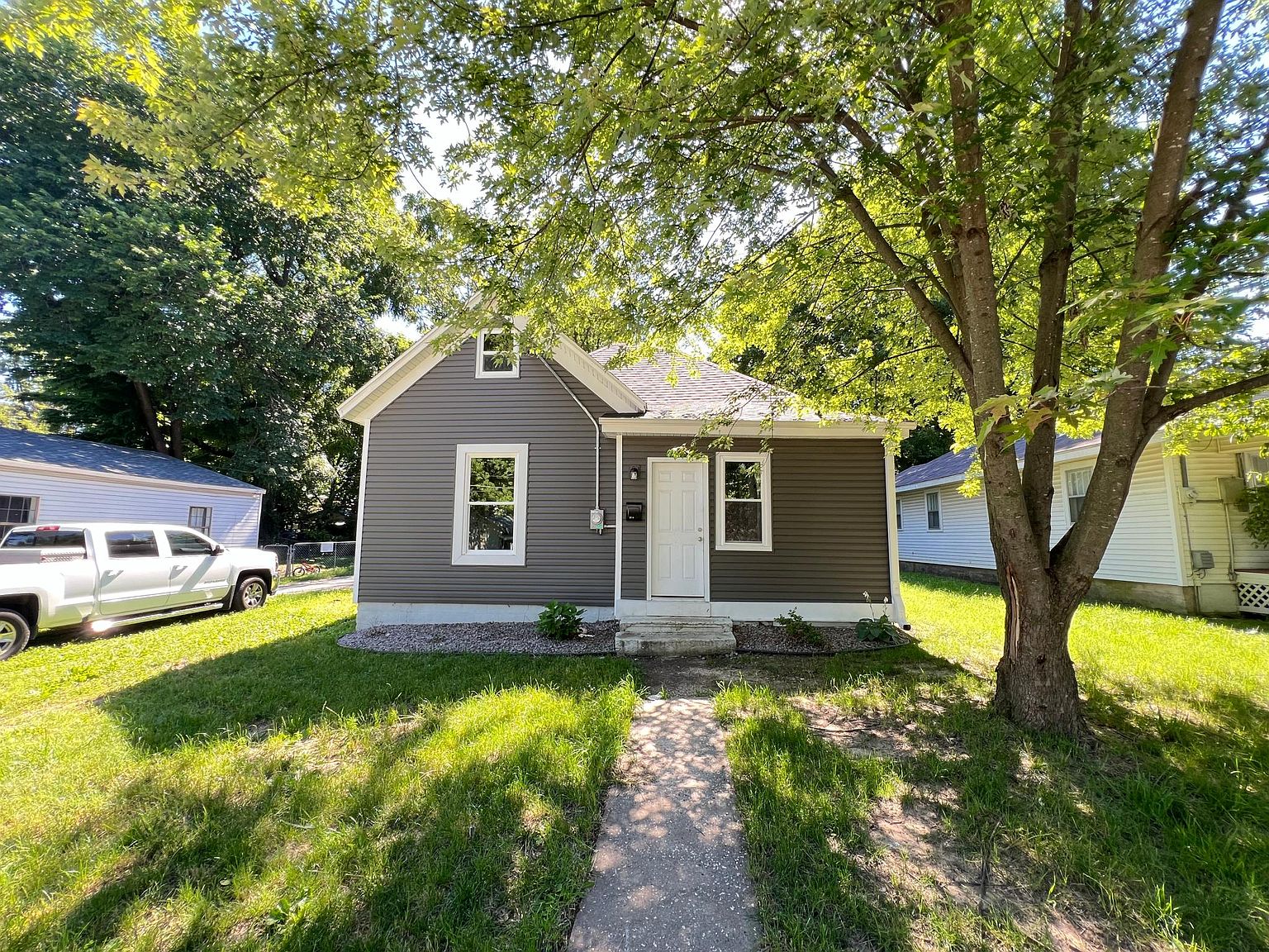 2310 N Travis Ave, Springfield, MO 65803 | Zillow