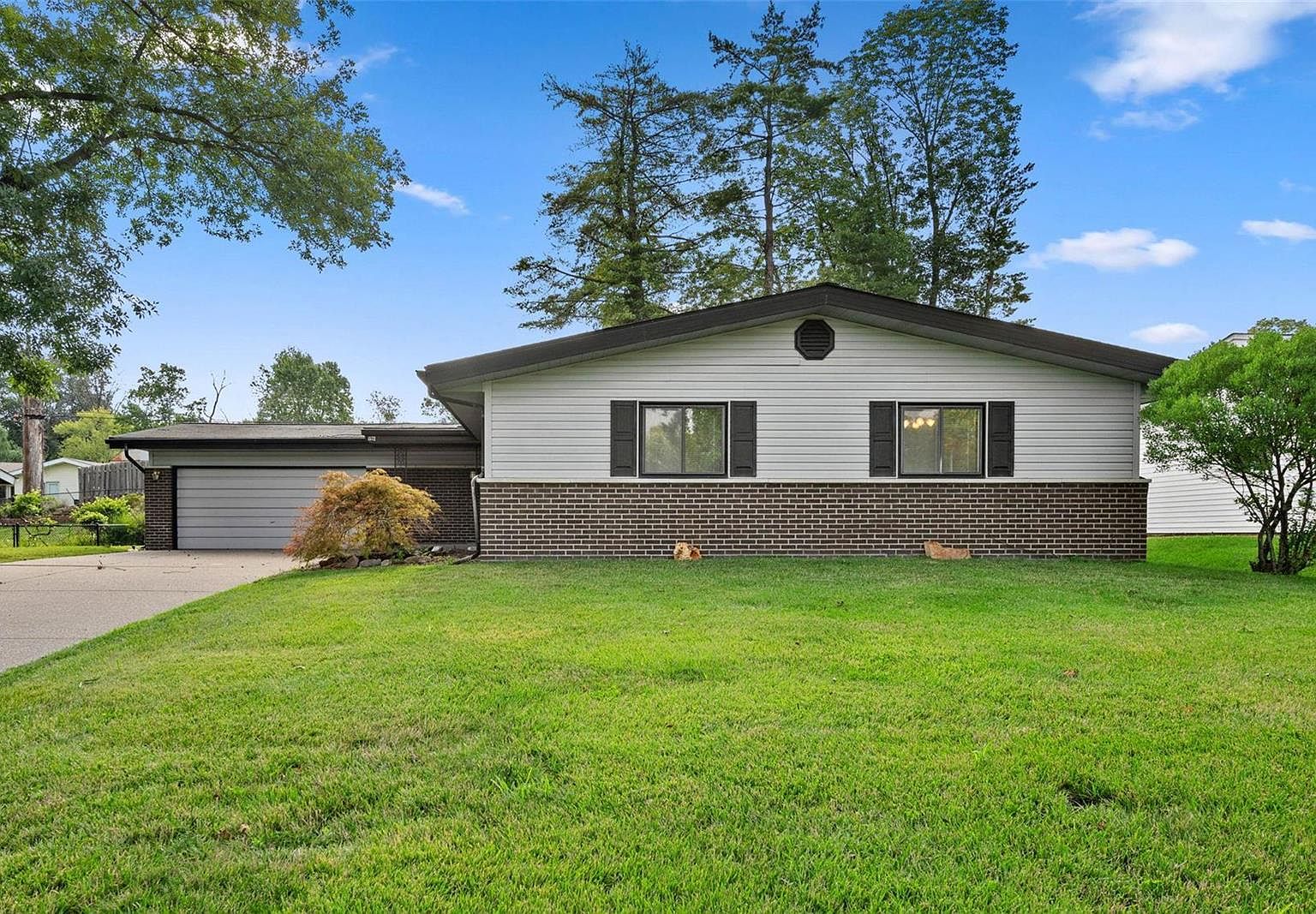 1572 Tryon Dr, Saint Louis, MO 63146 | Zillow