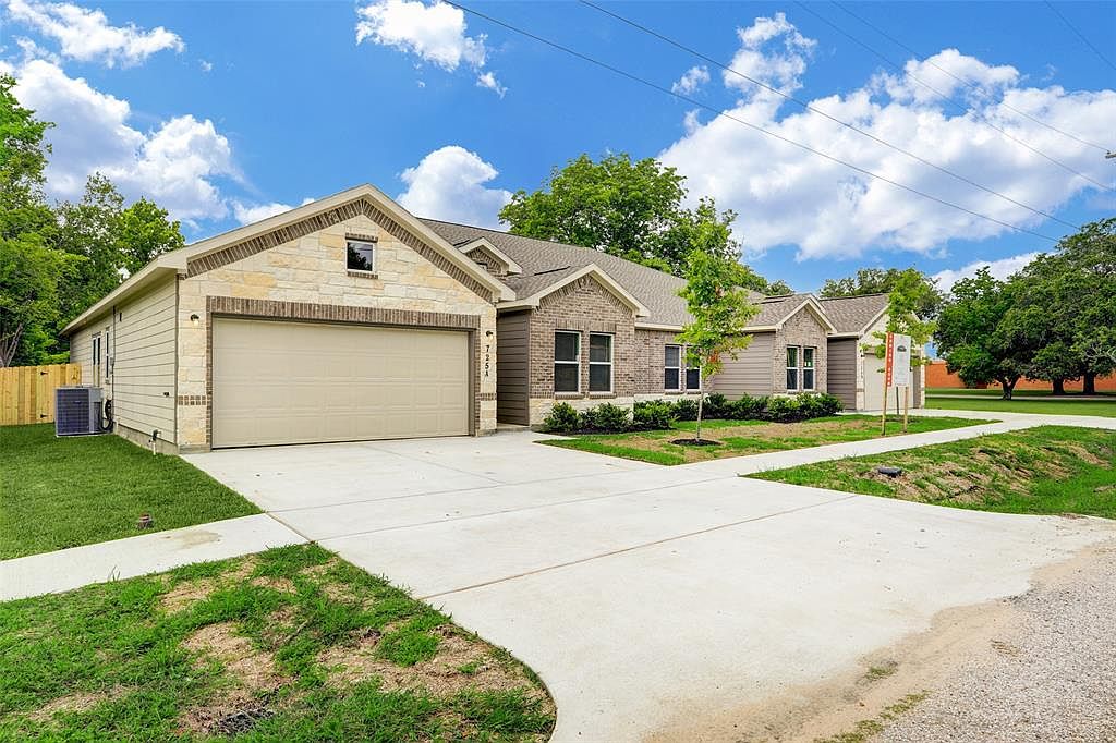 725 W Foley St, Alvin, TX 77511 | MLS #94128717 | Zillow