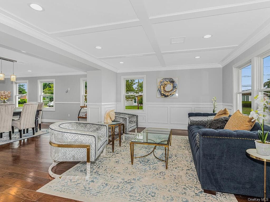 34 Pickwick Court, Hicksville, NY 11801 | Zillow