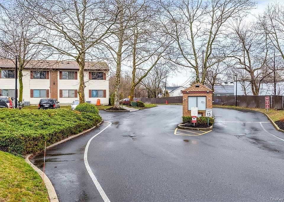 615 Broadway APT 40, Amityville, NY 11701 | MLS #H6240201 | Zillow